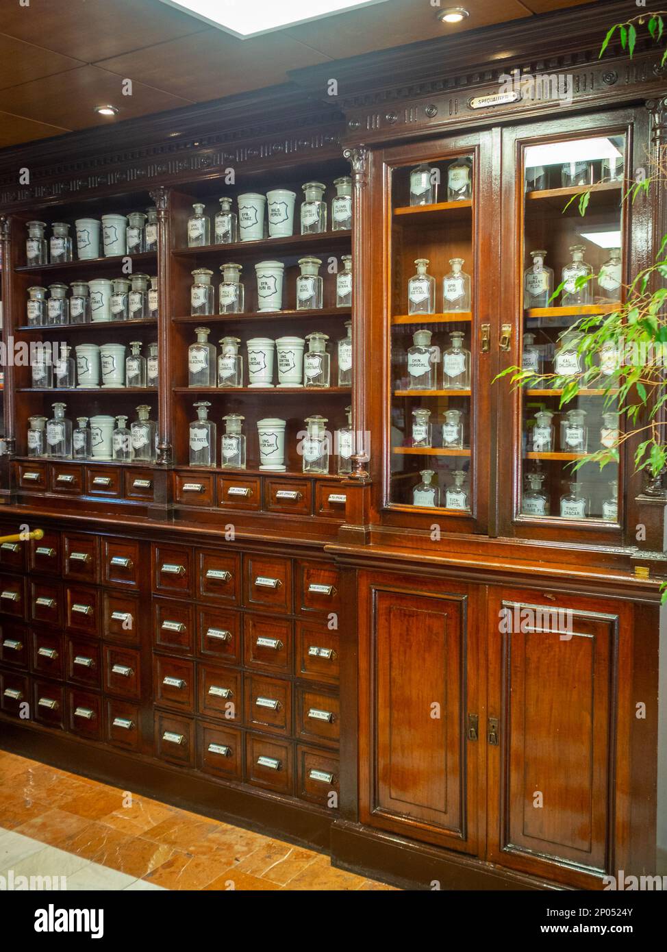 Old pharmacy interior hi-res stock photography and images - Alamy