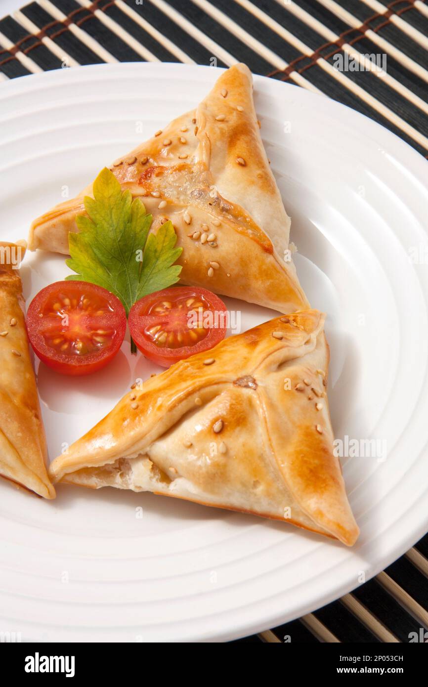 Samosas with meat hi-res stock photography and images - Alamy