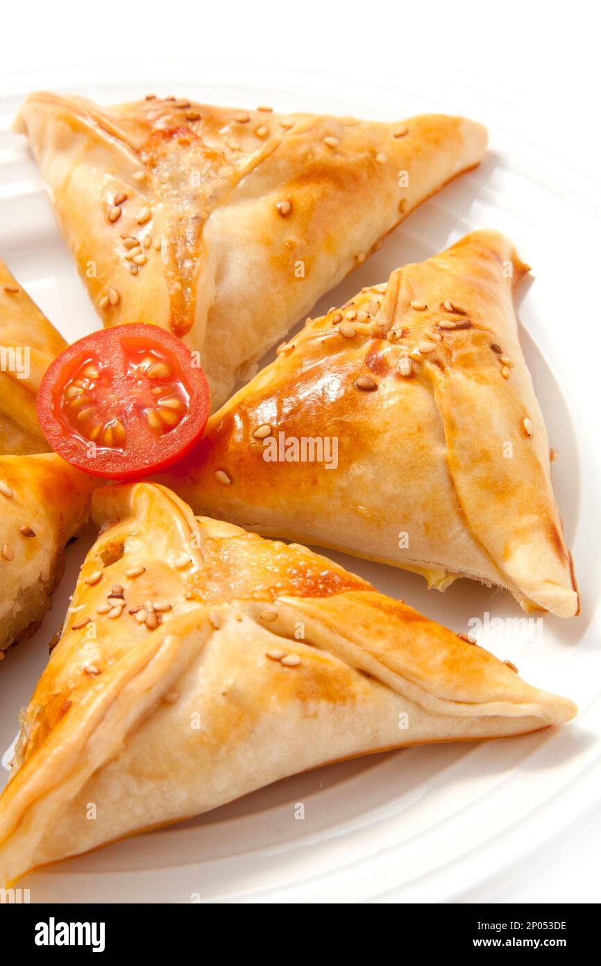 Vegan samosas hi-res stock photography and images - Alamy