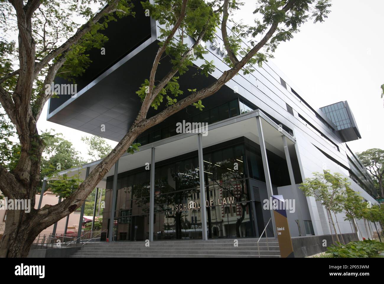 Exterior view of the new SMU building, the SMU School of Law (SOL ...