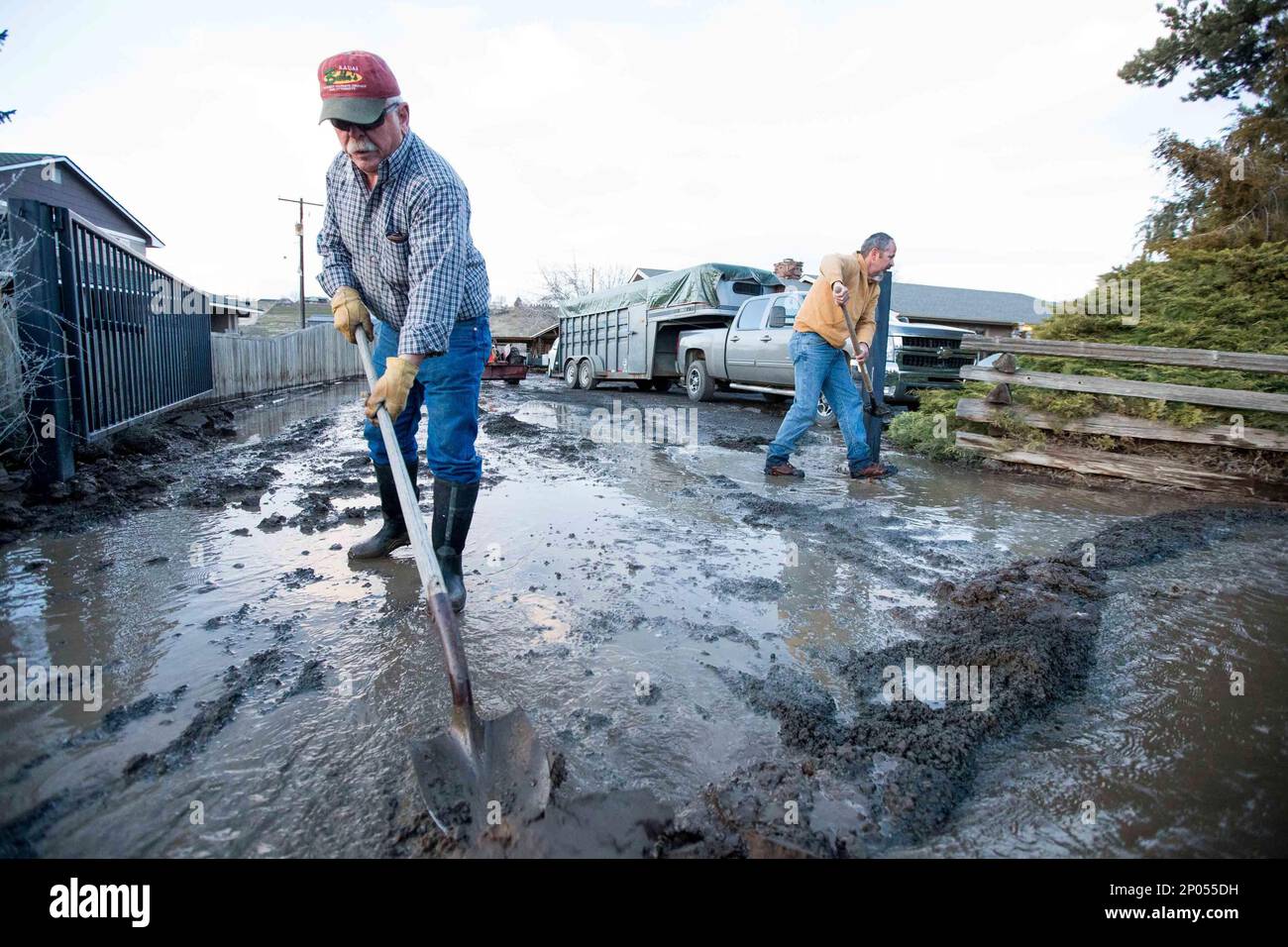 In this photo taken Friday, March 10, 2017, Ron Clifton, left, and Fred ...