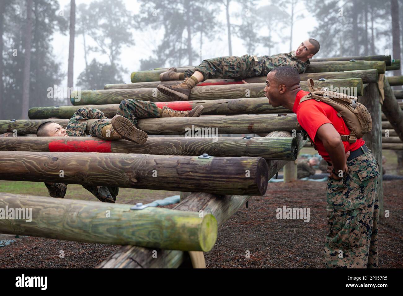 Recruits with Delta Company, 1st Recruit Training Battalion navigate ...