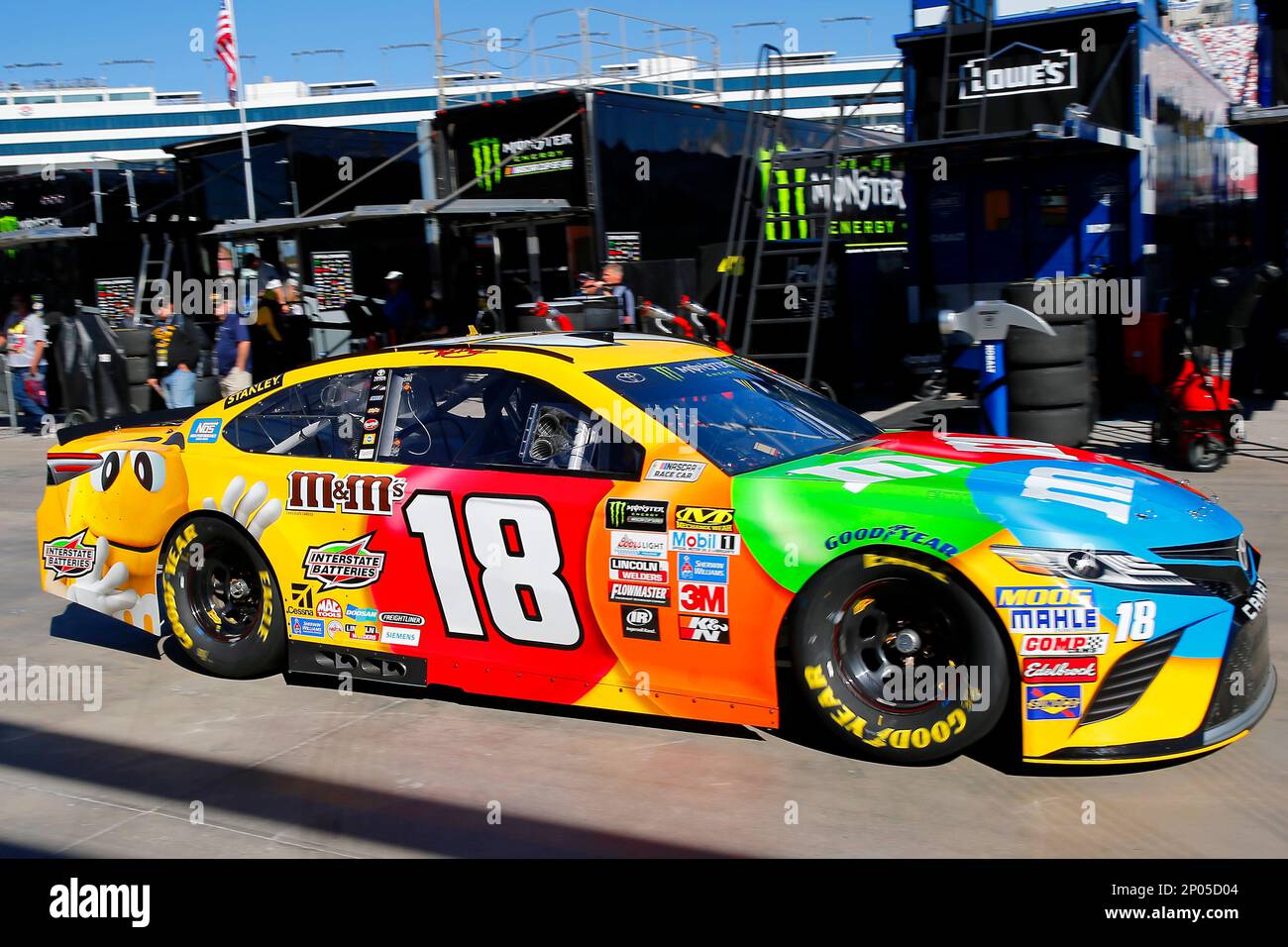 2017 Nascar Kyle Busch Car