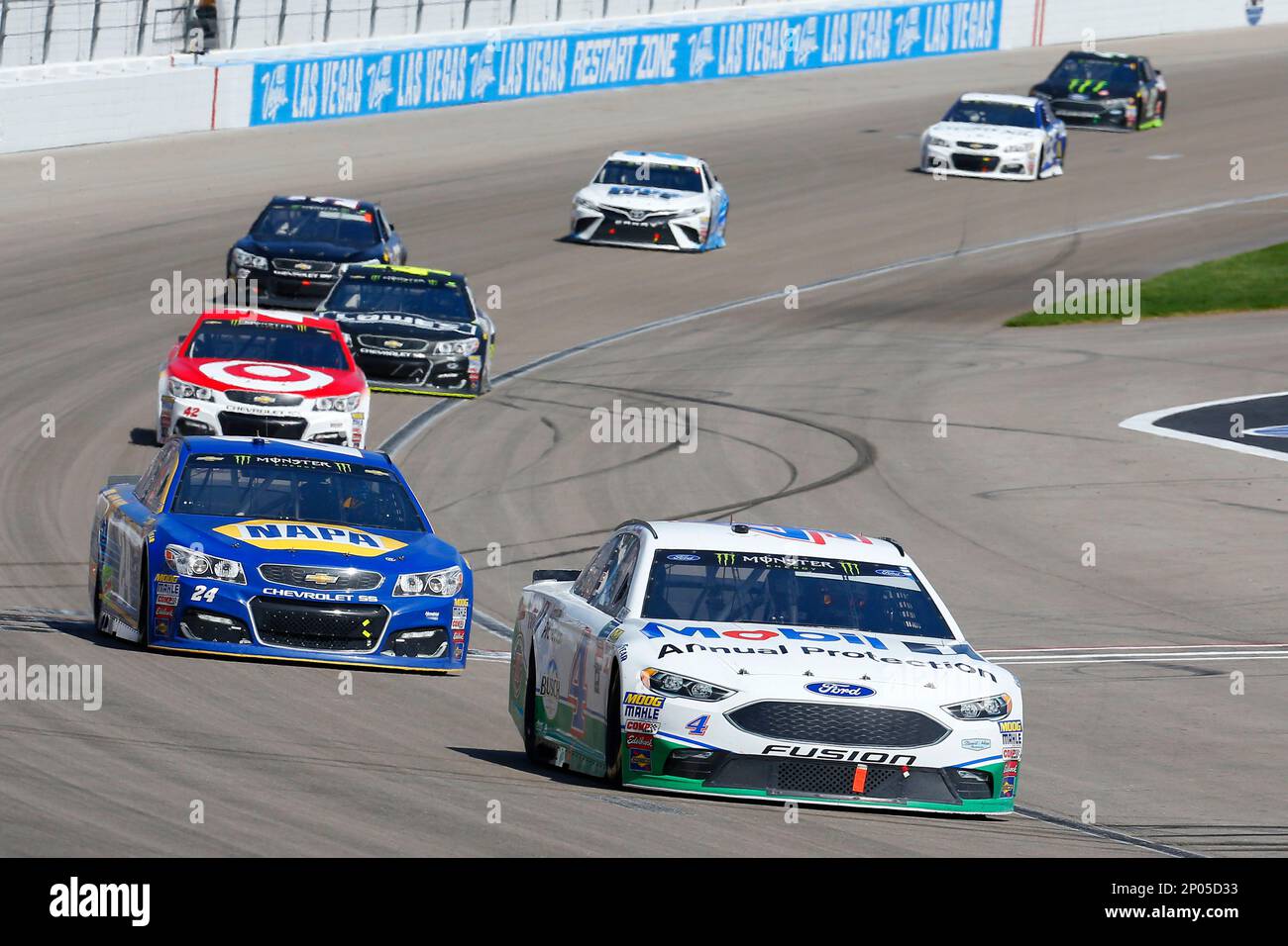 Kevin Harvick (4) and Chase Elliott (24) during the NASCAR Kobalt 400 ...