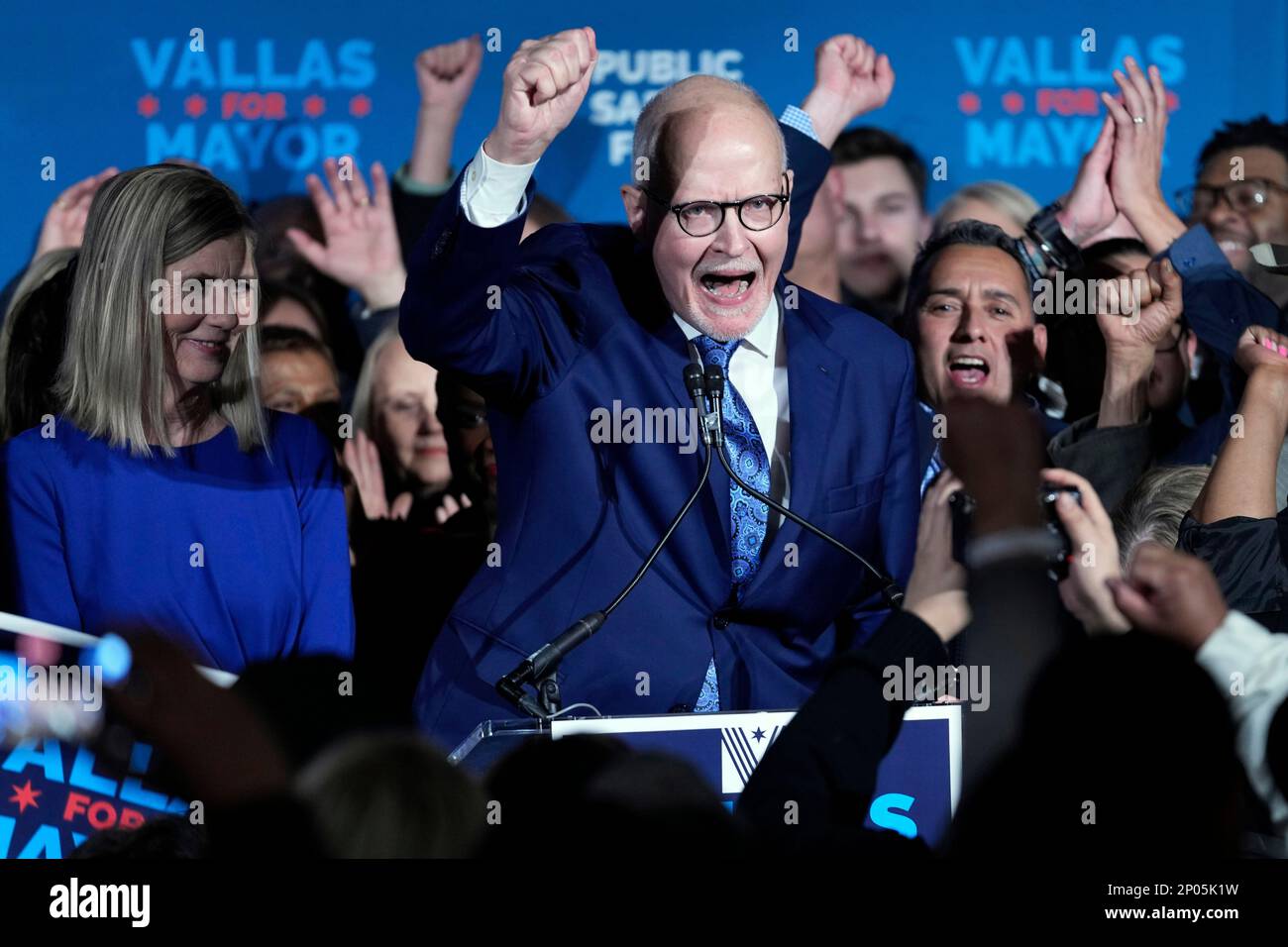 Chicago mayoral candidate Paul Vallas, center, celebrates with ...