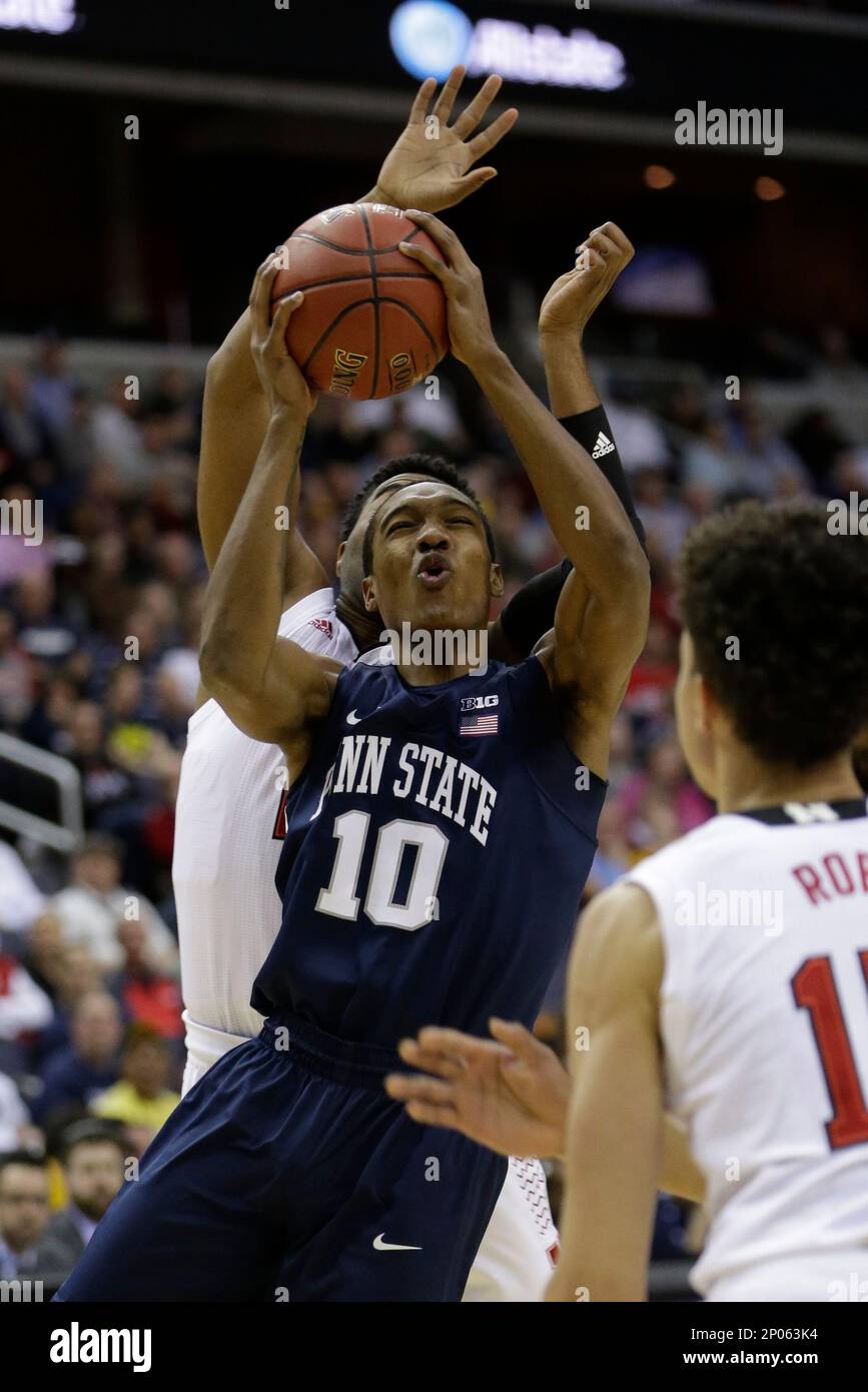 Penn State guard Tony Carr (10) in action as Nebraska played Penn State ...