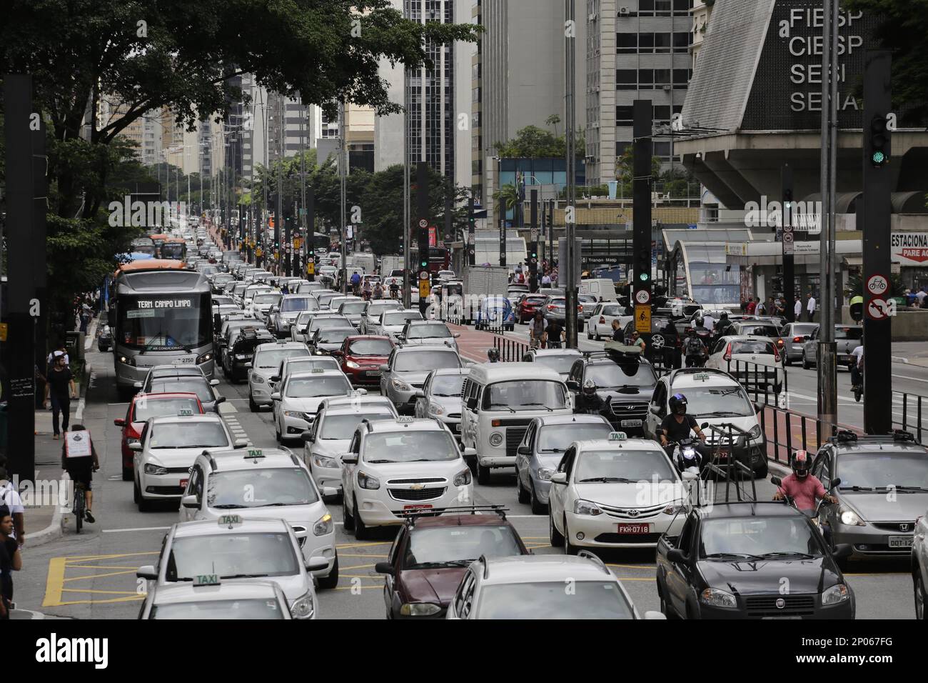 SP - Sao Paulo - 08/03/2017 - Transito congestionado em SP - Motoristas ...