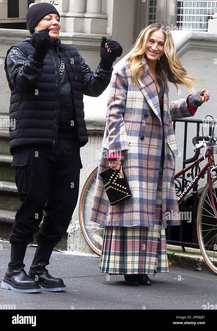 Sara ramírez and sarah jessica parker hi-res stock photography and ...