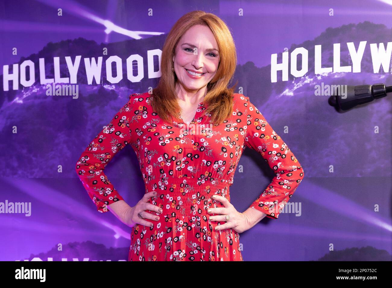 Actress Amy Yasbeck on the set of Hot in Hollywood Talk Stock Photo - Alamy