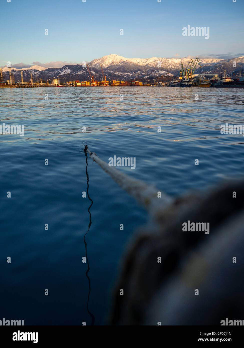 Taut rope hi-res stock photography and images - Alamy