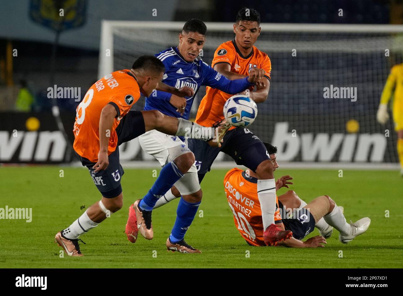 Layan Manuel Loor of Ecuador's Universidad Catolica, left, and Daniel ...