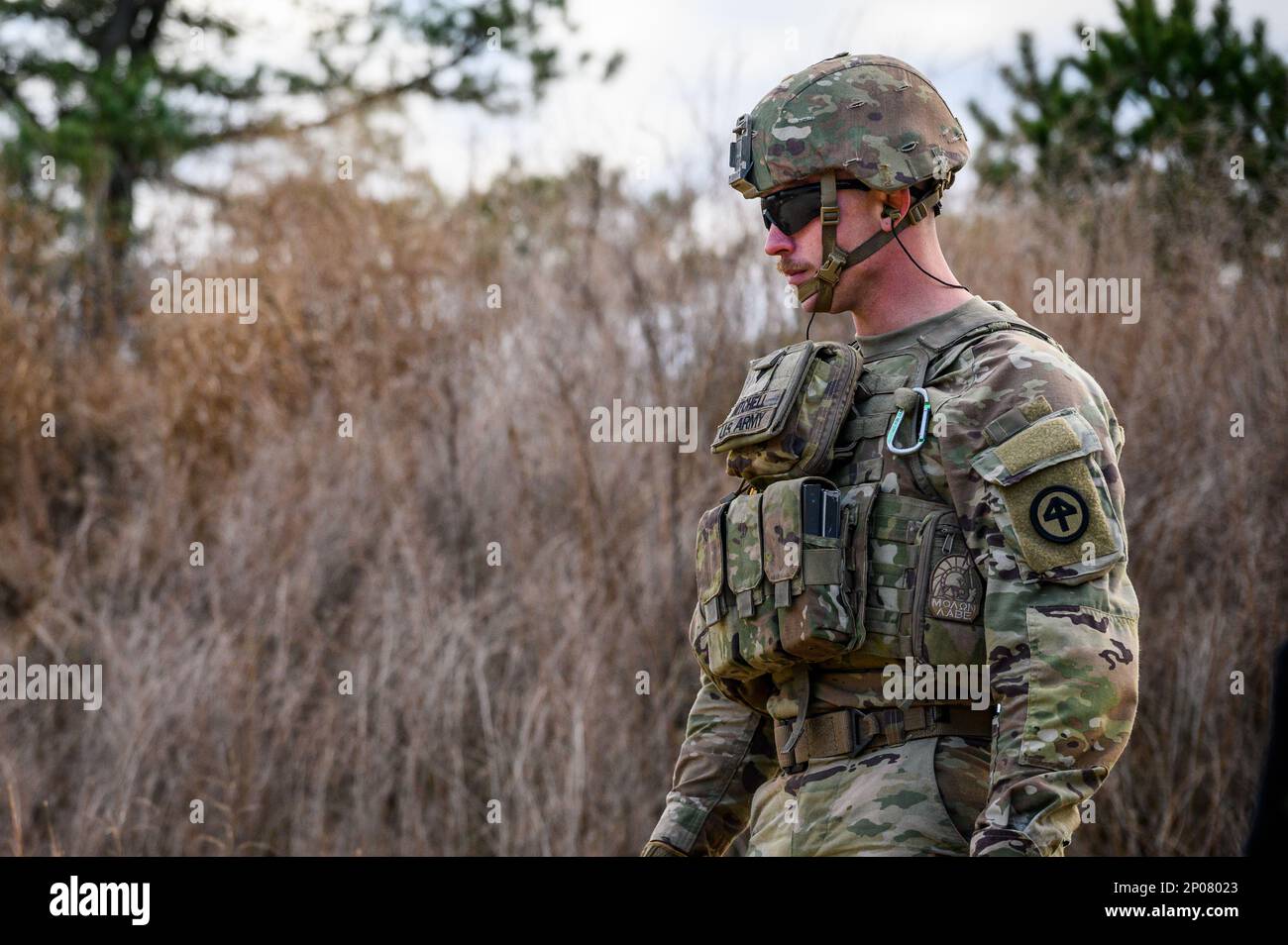 A U.S. Army National Guard Soldier with New Jersey's B Troop, 1st ...