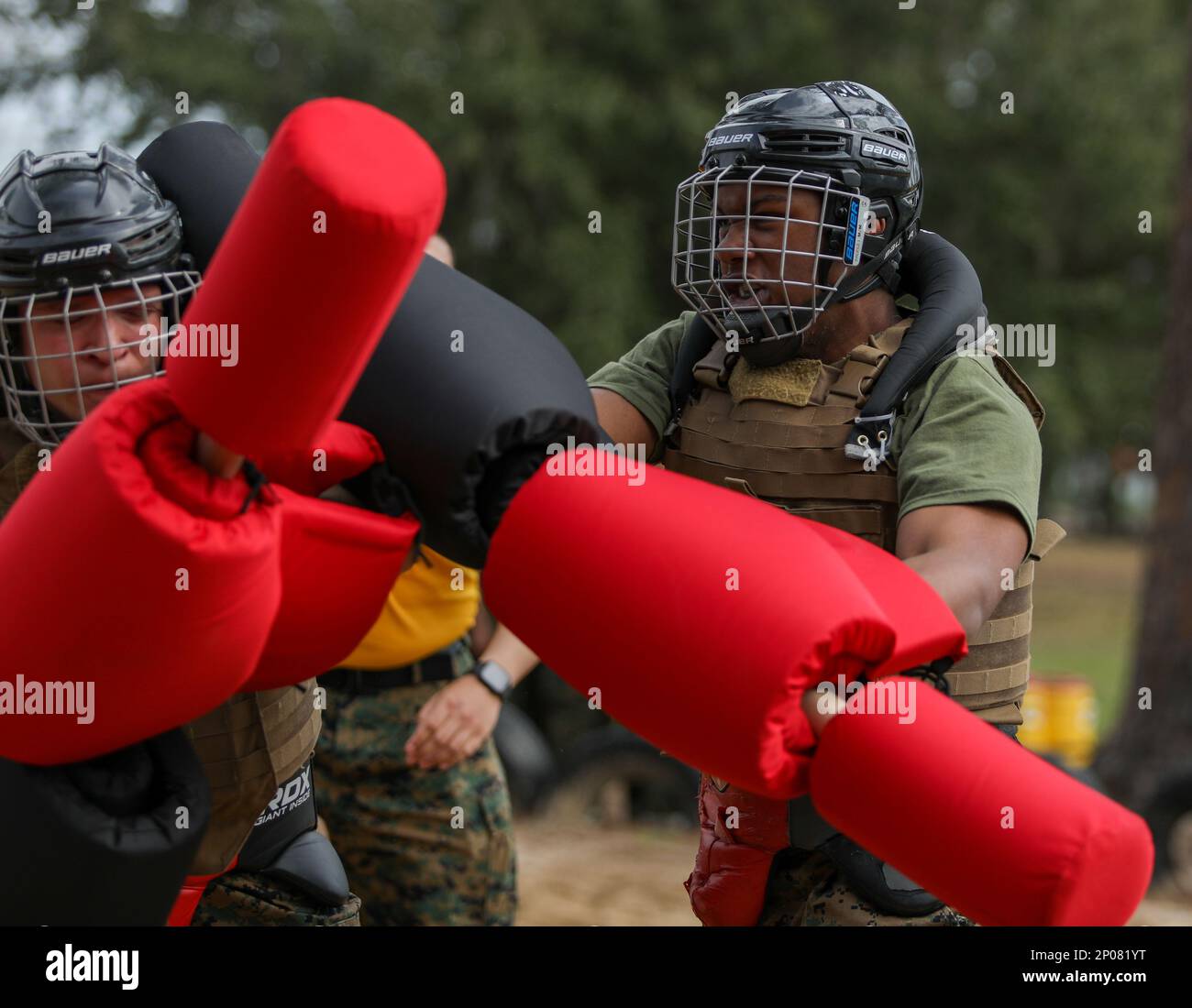 Recruits with Hotel Company, 2nd Recruit Training Battalion, practice ...