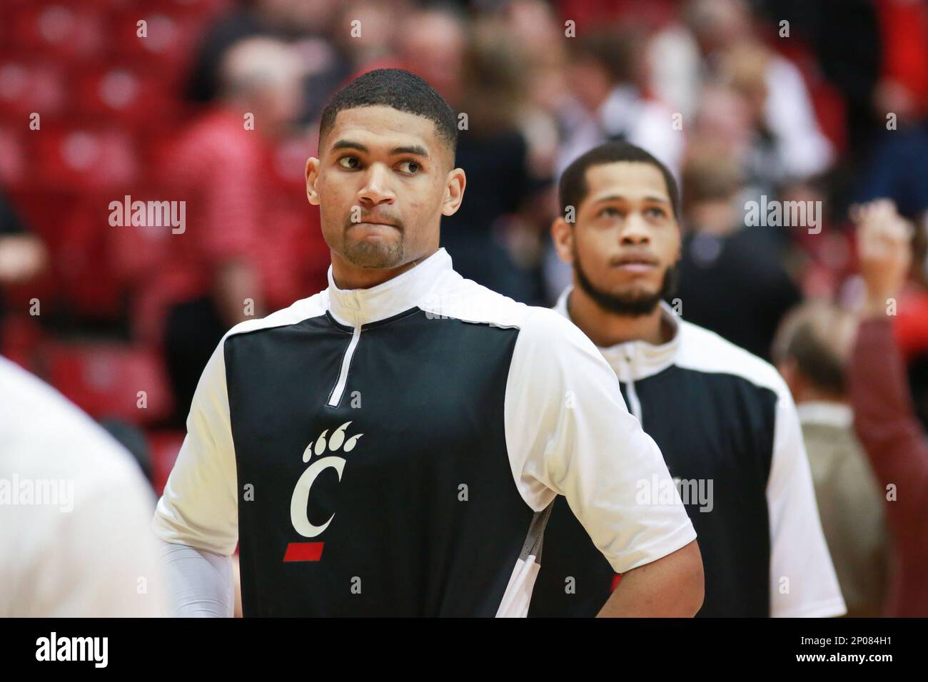 CINCINNATI, OH - FEBRUARY 18: Cincinnati Bearcats forward Kyle ...