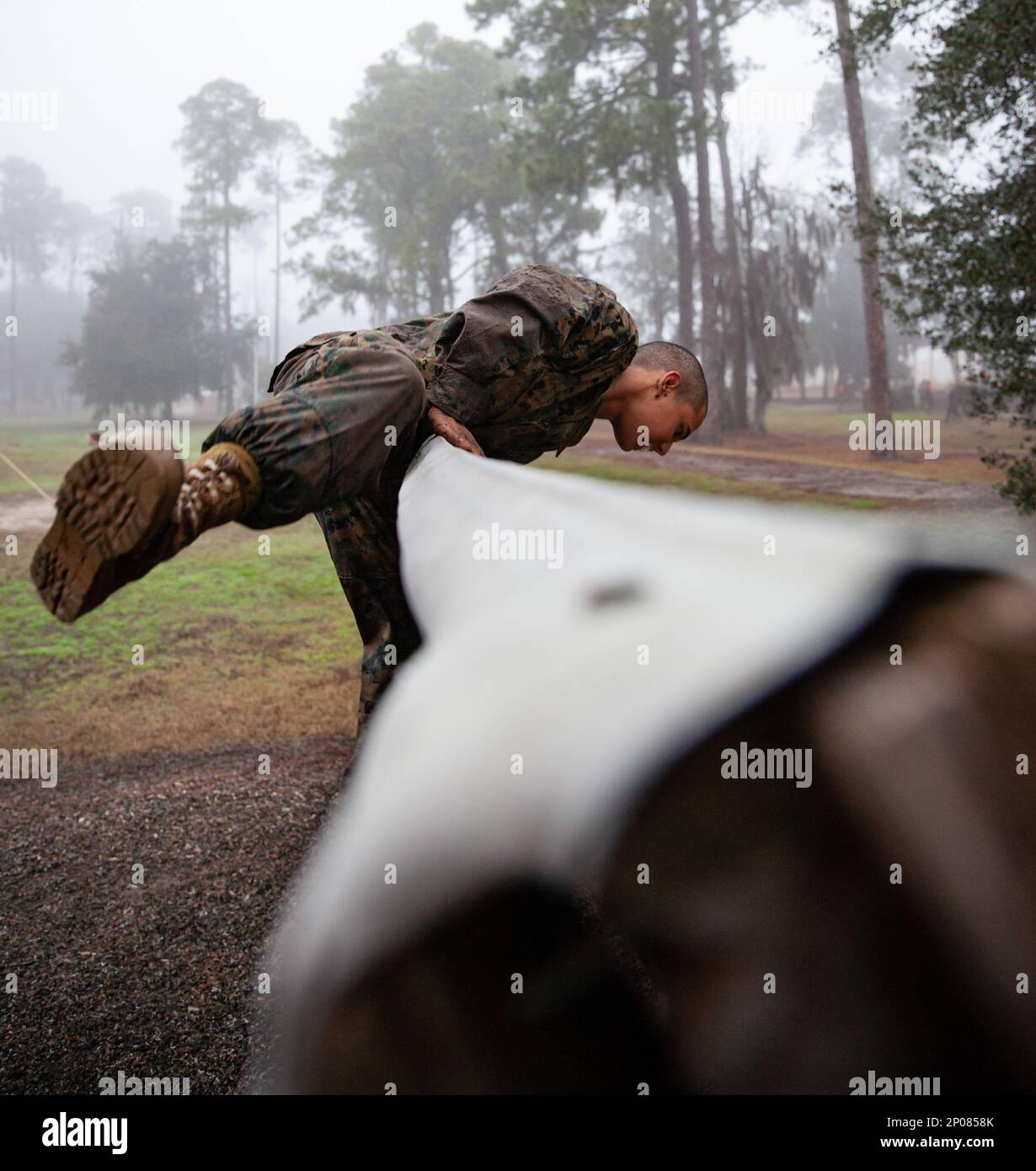 Recruits with Delta Company, 1st Recruit Training Battalion navigate ...
