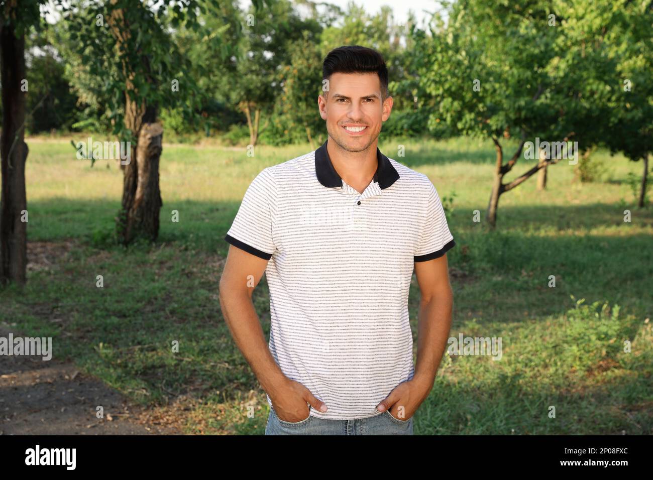 Man smiling handsome sun sunny portrait hi-res stock photography and ...
