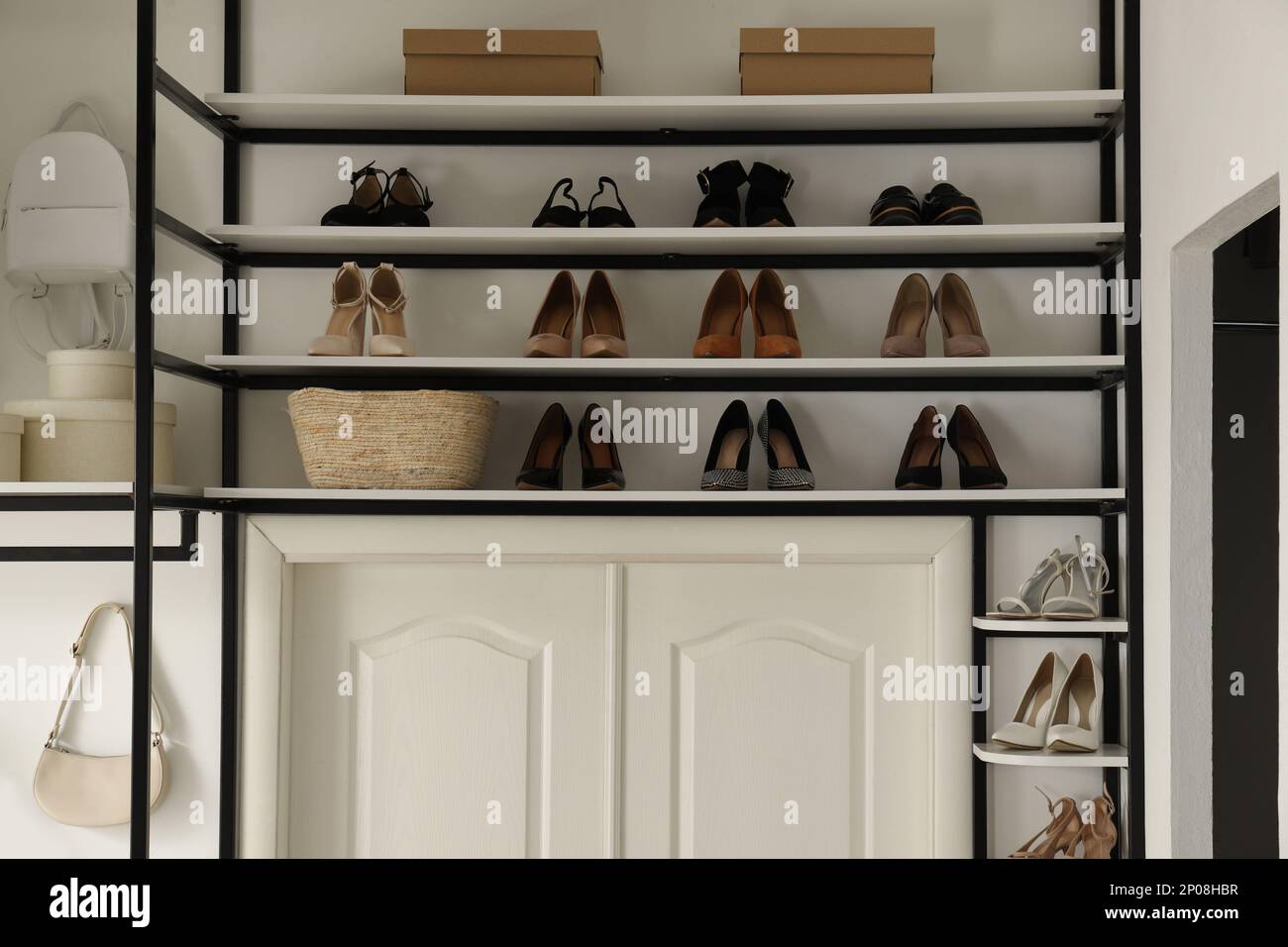 Arranged dressing closet hi-res stock photography and images - Alamy