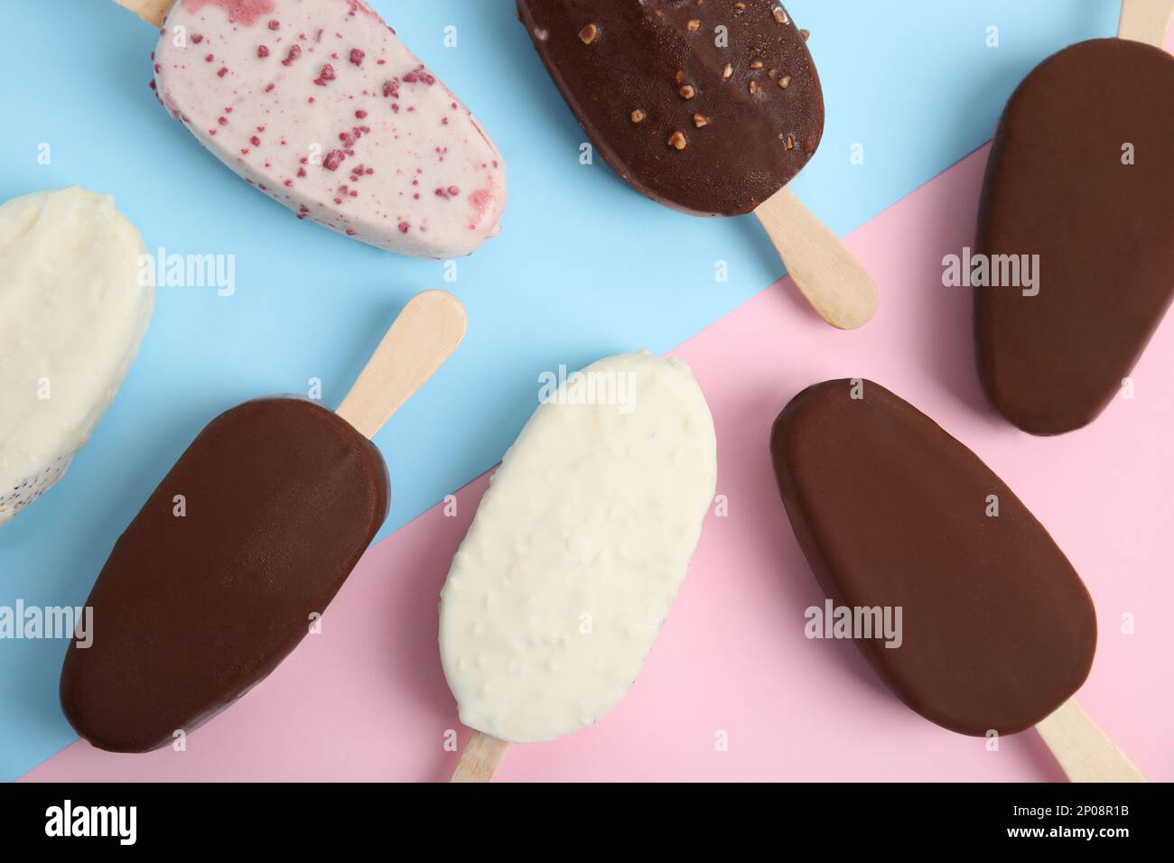 Glazed ice cream bars on color background, flat lay Stock Photo - Alamy