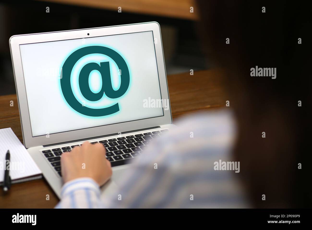 Sending email computer screen hi-res stock photography and images - Alamy