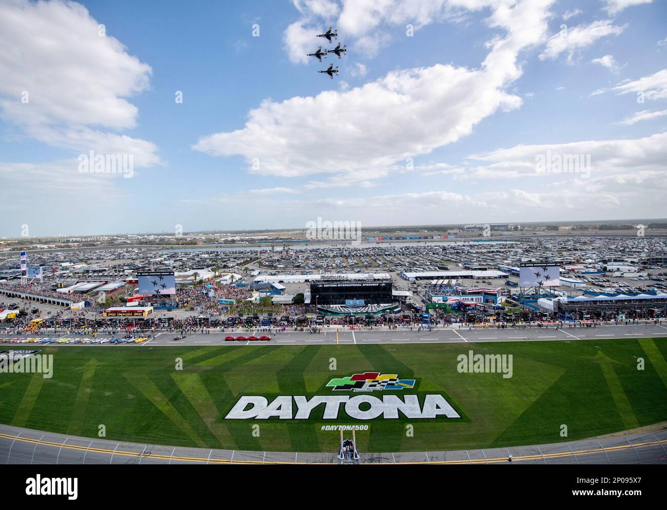 The United States Air Force Air Demonstration Squadron "Thunderbirds ...
