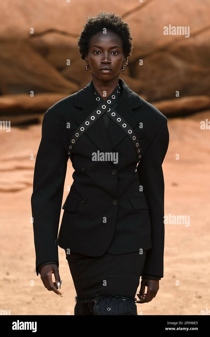 OFF-WHITE Fall-Winter 2023-2024 Runway during Paris Fashion Week on ...