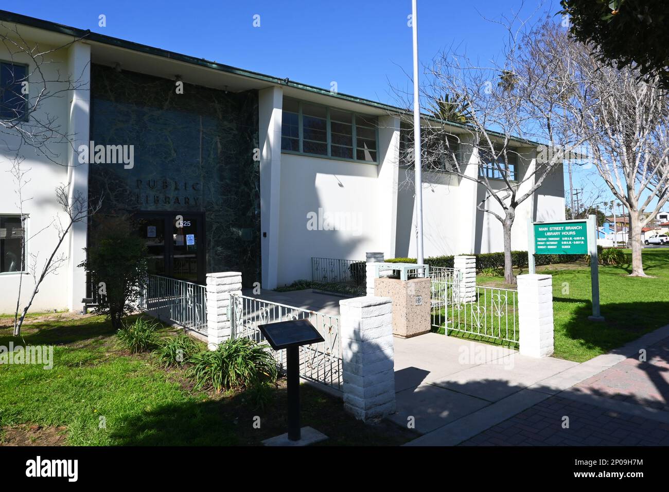 HUNTINGTON BEACH, CALIFORNIA - 6 FEB 2023: Main Street Branch of the ...