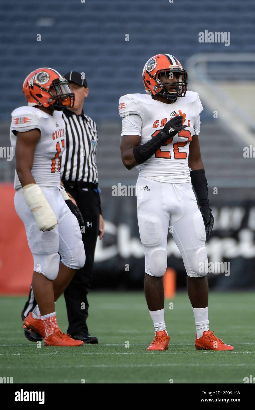 Miami Carol City linebacker Morris Lugo (17) and linebacker Yasir ...