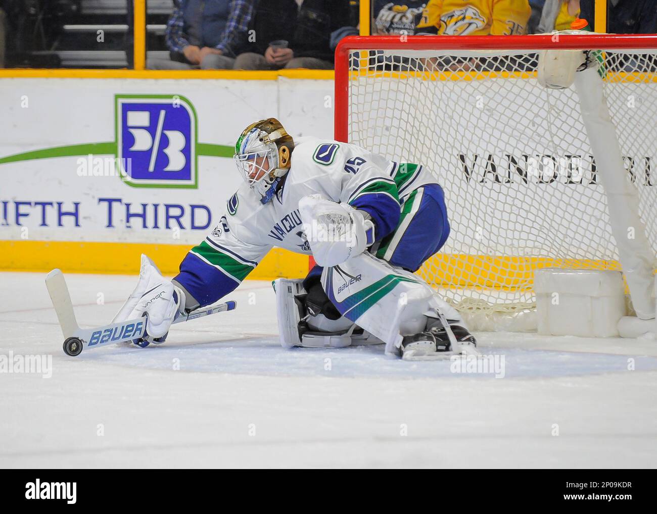 February 7, 2017 Vancouver Canucks goalie Jacob Markstrom (25) blocks ...