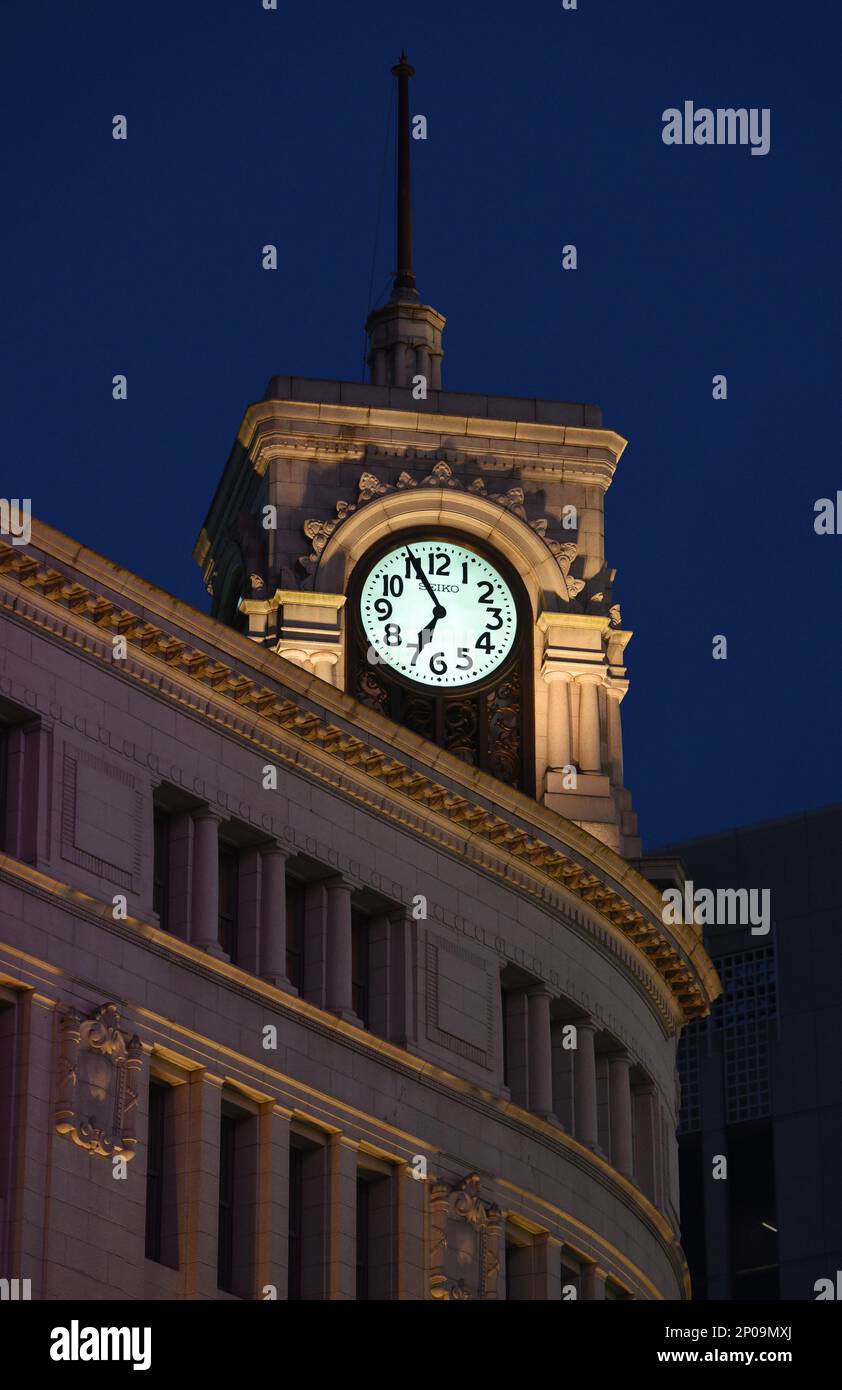 The Wako Clock Tower is about to point to 7 p.m. in Ginza.( The Yomiuri ...