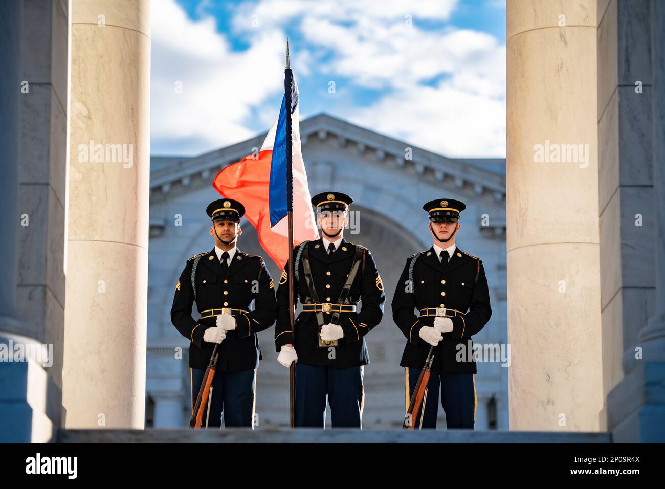 A color guard from the 3d U.S. Infantry Regiment (The Old Guard ...