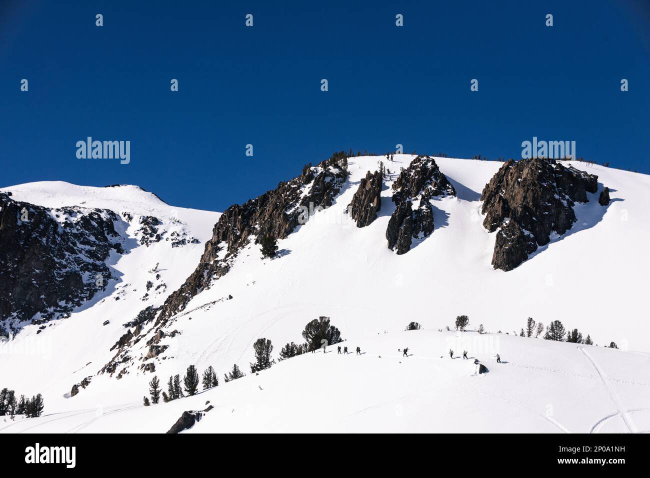 U.S. Marines attending and instructing Winter Mountain Engineer Course ...