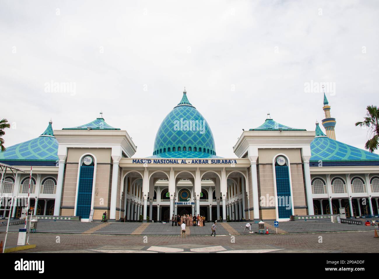 Surabaya Indonesia 25th Dec 2022: the view of Al-Akbar Mosque ...