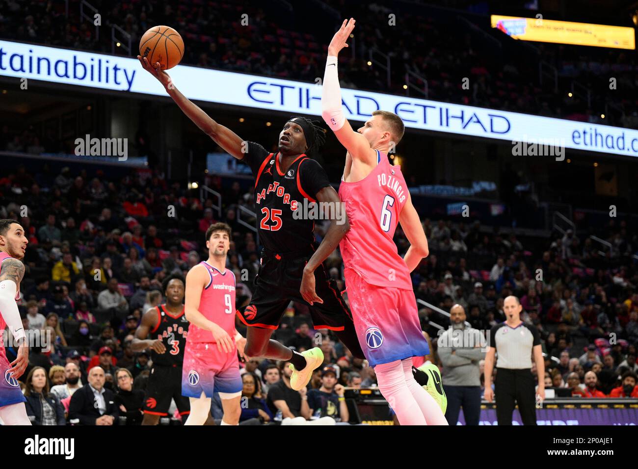 Toronto Raptors forward Chris Boucher (25) goes to the basket against ...