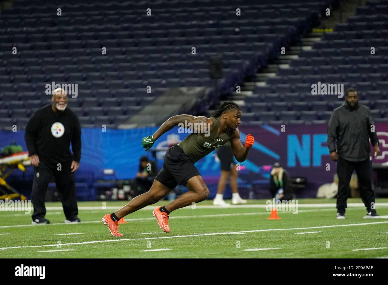 Florida A&M defensive lineman Isaiah Land runs a drill at the NFL ...