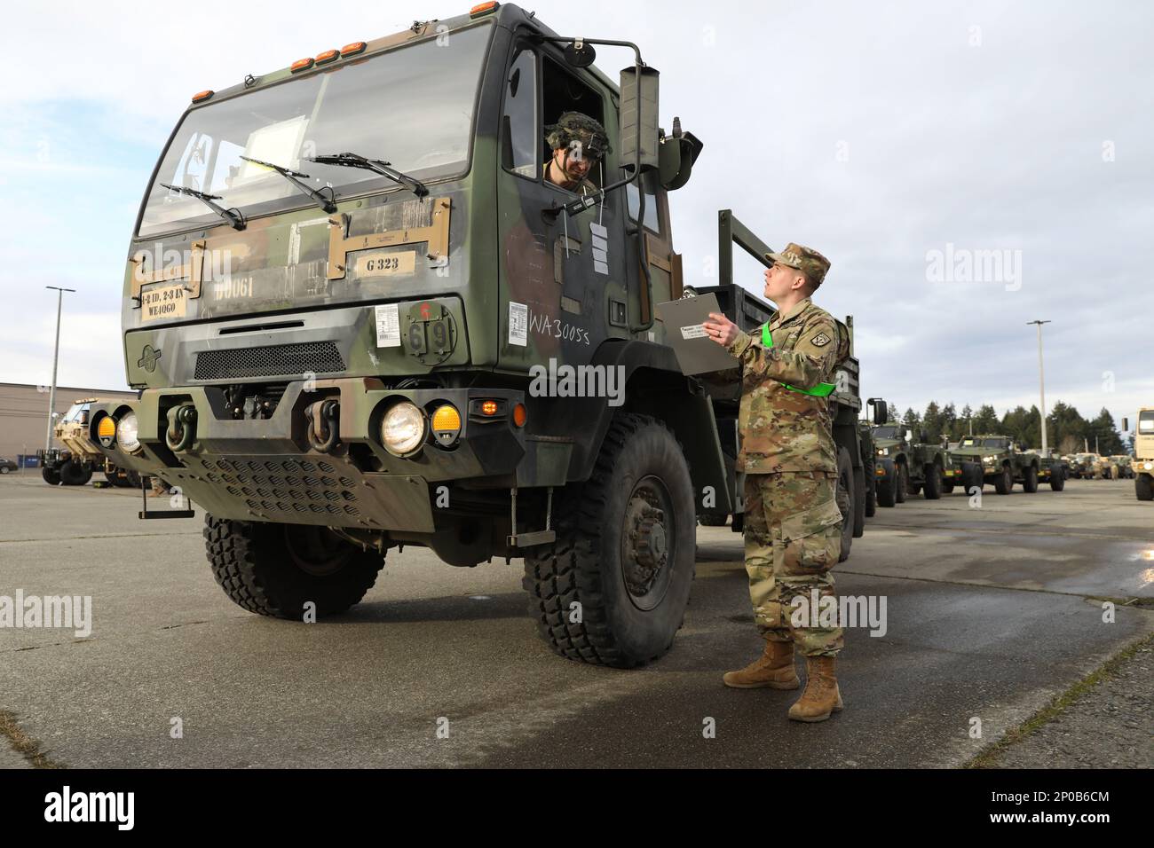 Soldiers of the 1st Multi-Domain Task Force initiate movement from ...
