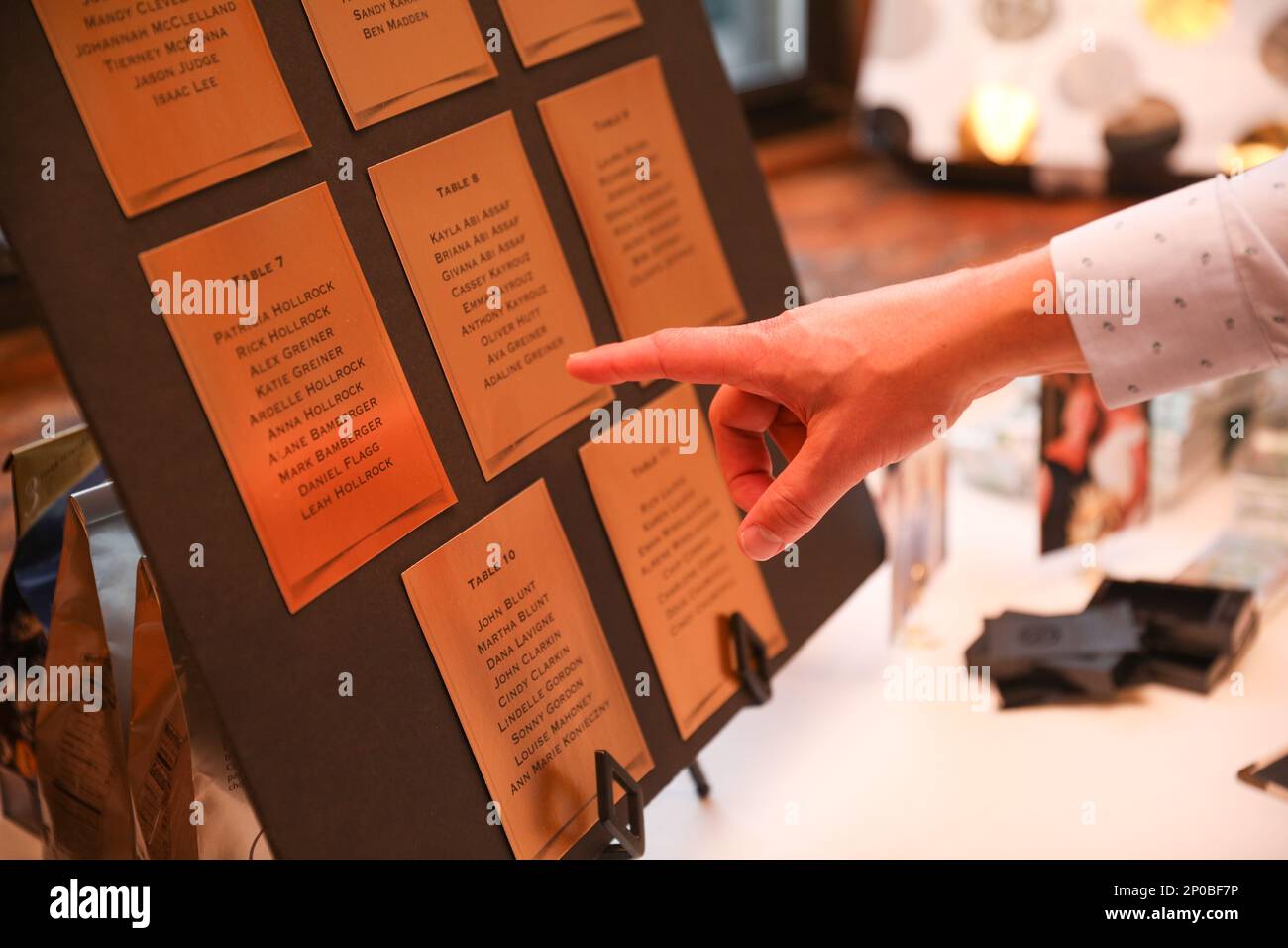 wedding invitation and welcome reception table Stock Photo - Alamy