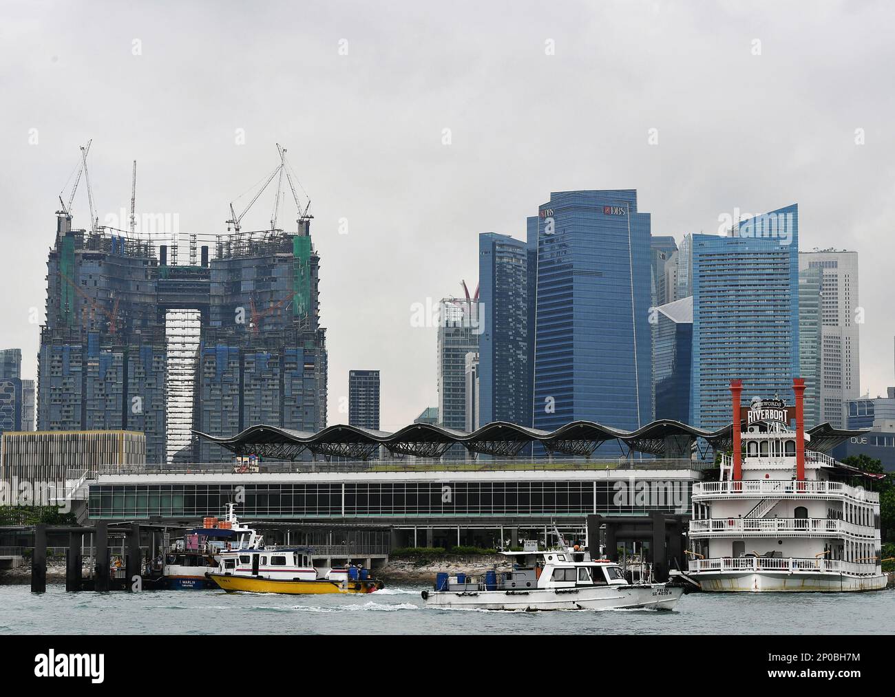 Picture of the construction of Marina One (left), Marina South Pier ...
