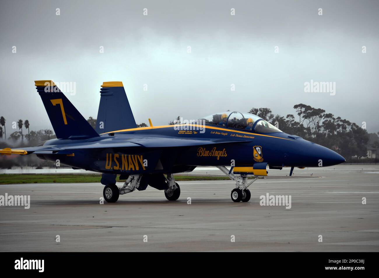 230109-N-AS200-0121 POINT MUGU, Calif. (Jan. 09, 2023) F/A-18 E/F Super ...