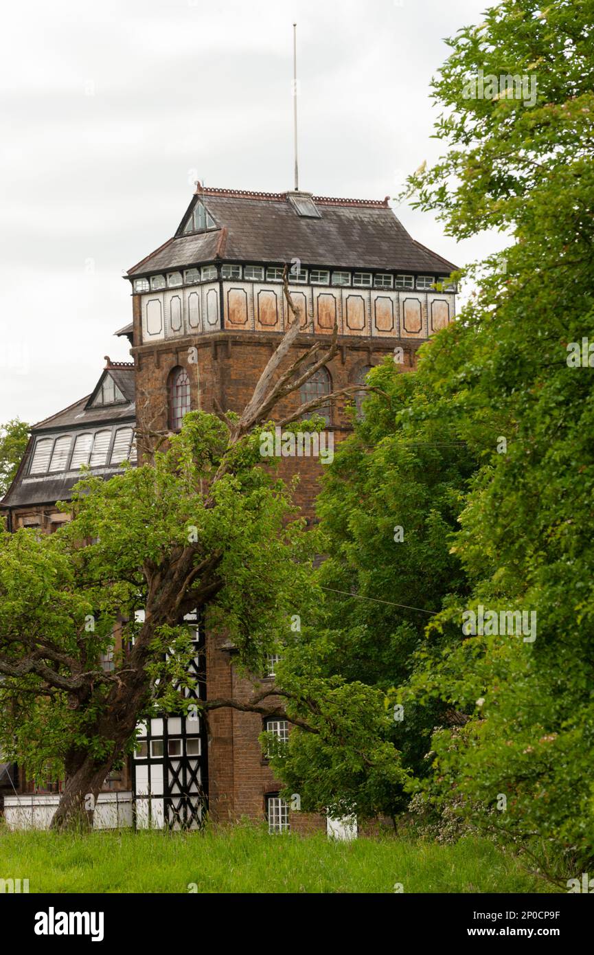 A traditional Victorian tower brewery, the Hook Norton Brewery still ...