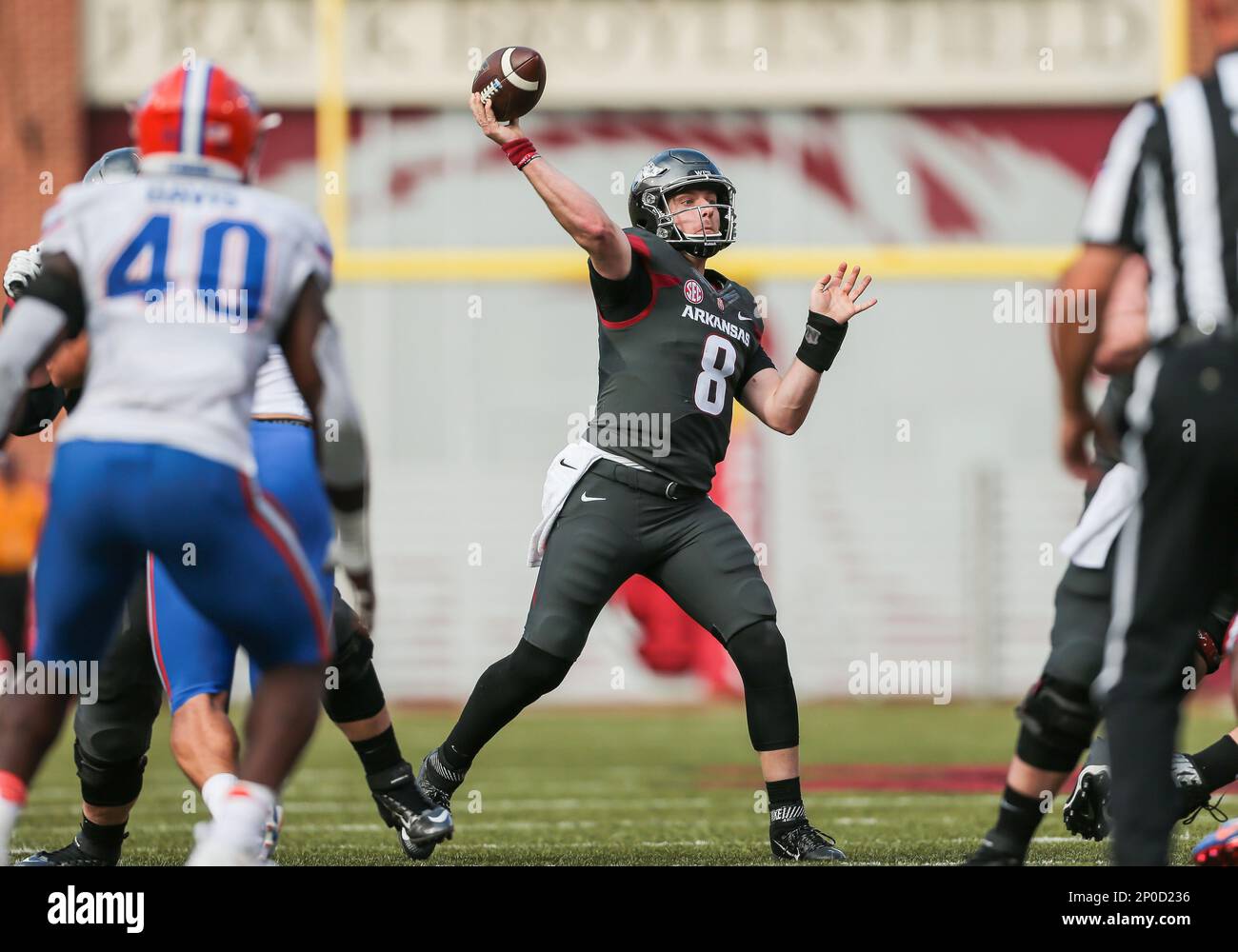 FAYETTEVILLE, AR - NOVEMBER 05: Arkansas Razorbacks quarterback Austin ...