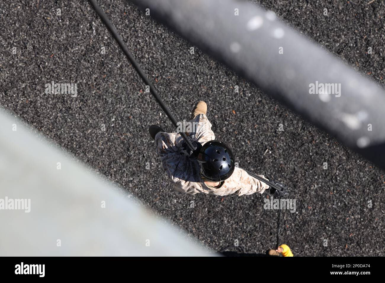 Recruits with Hotel Company, 2nd Recruit Training Battalion, execute ...