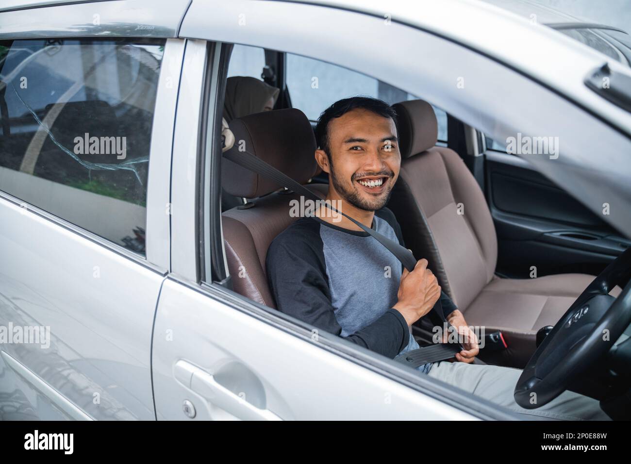 Uber driver driving working hi-res stock photography and images - Alamy