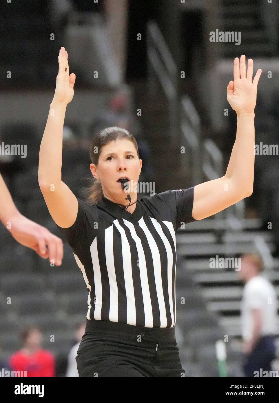 St. Louis, United States. 02nd Mar, 2023. Referee Amy Bonner signals a ...