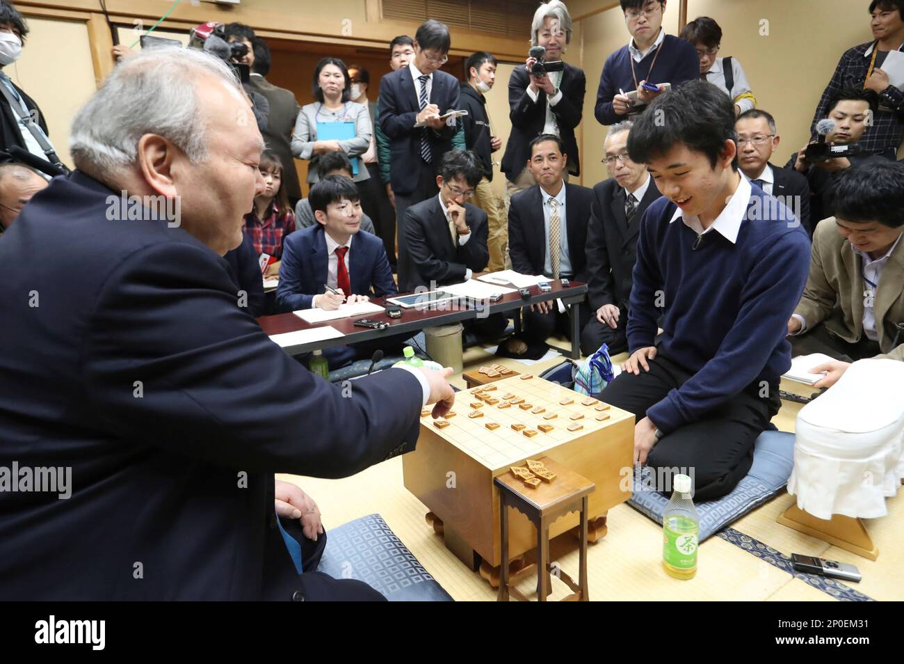 14-year-old Sota Fujii (R), the youngest professional shogi player ...