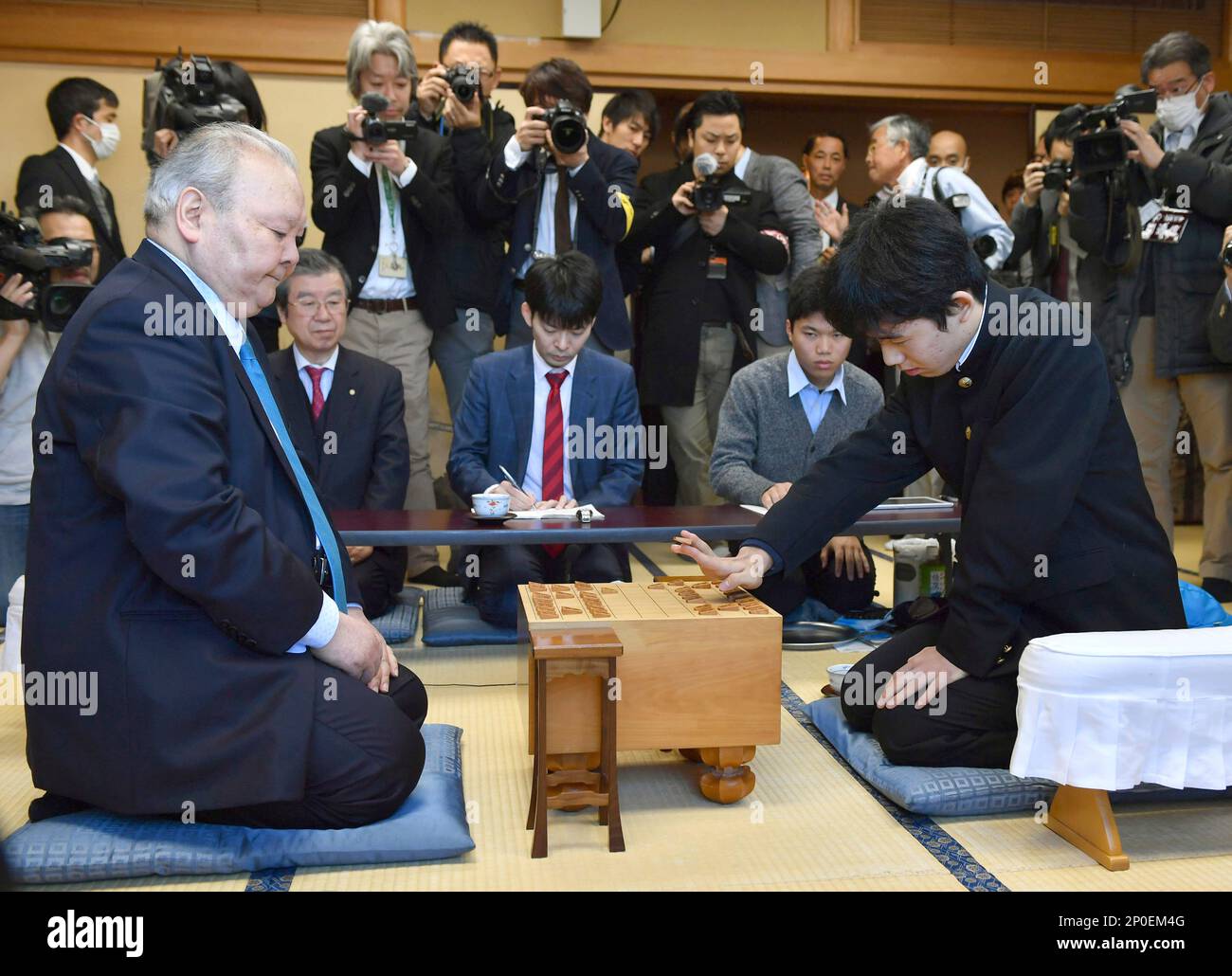 14-year-old Sota Fujii (R), the youngest professional shogi player ...