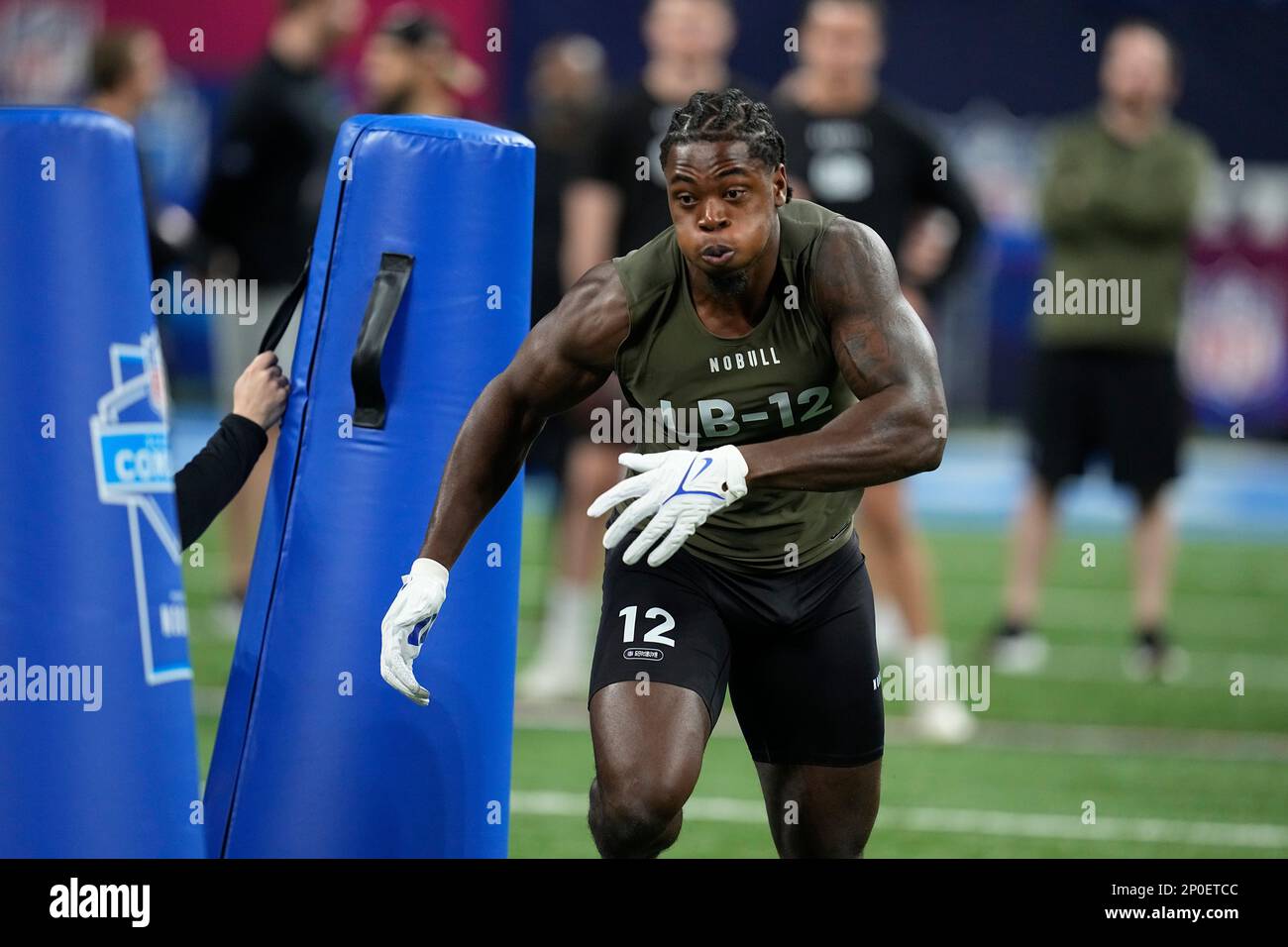 Duke linebacker Shaka Heyward runs a drill at the NFL football scouting ...