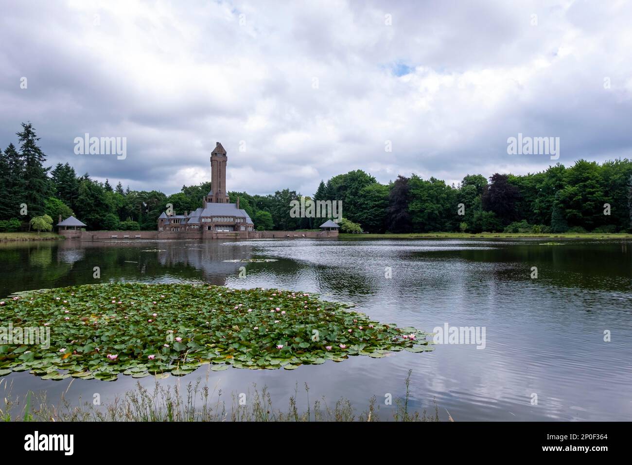 Hoge Veluwe-Jachthuis Sint Hubertus Stock Photo - Alamy