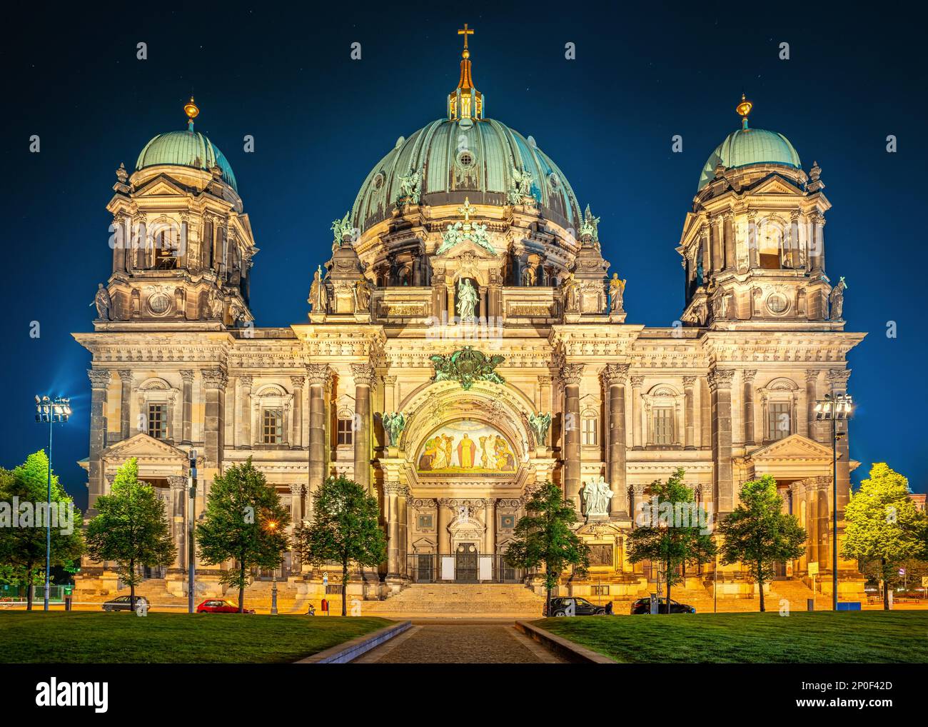 the famous berlin cathedral at night Stock Photo - Alamy