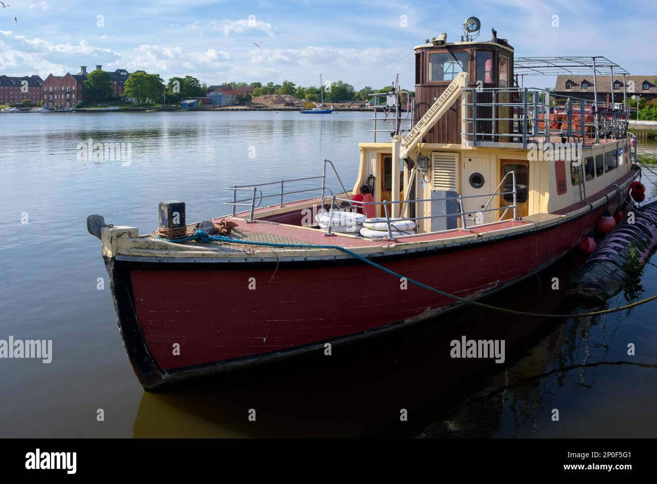 Traditional tourist boat hi-res stock photography and images - Alamy