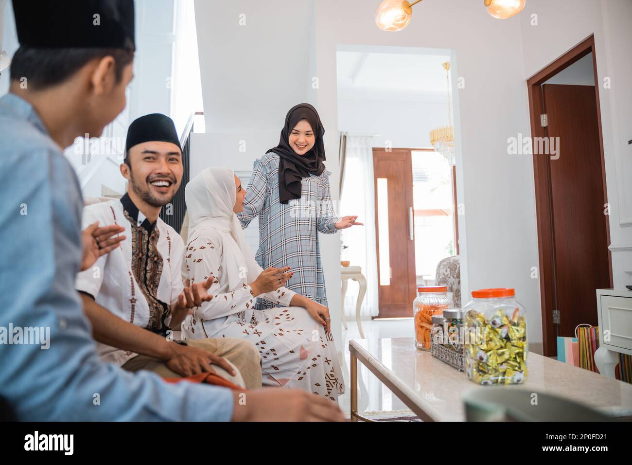 Neighbors celebrating together hi-res stock photography and images - Alamy